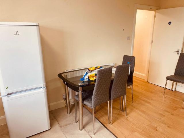 1 Bed Flat, Ilford Lane, IG1