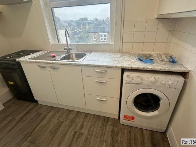 1 bed Flat in Merton High Street, London, SW19 1BD
