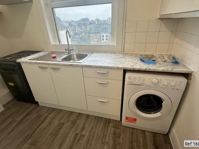 1 bed Flat in Merton High Street, London, SW19 1BD