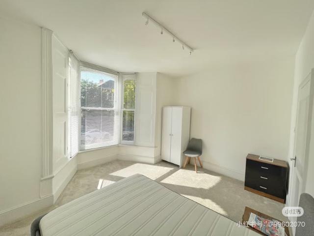 1 Bed Flat in Brockley / St John's Holiday Let