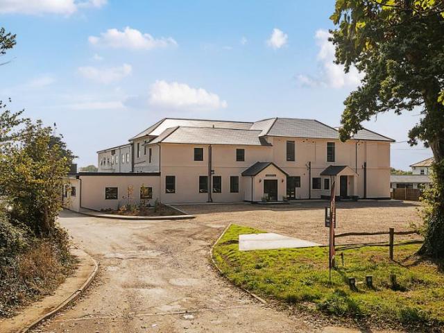1 bed flat in chichester
