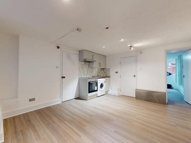 1 Bed Flat In Harlesden, £1420 Per Month