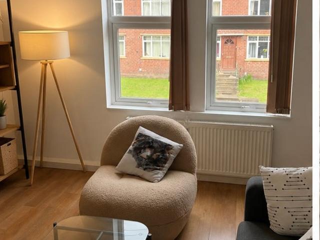 1 Bed Flat in LS4 Fully Furnished!