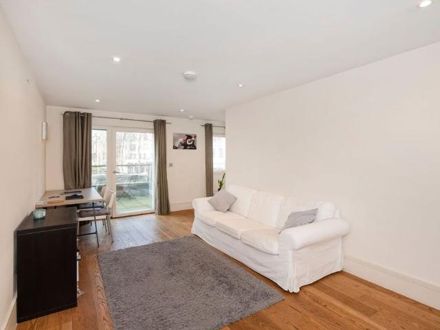1 Bed Flat, Islington Green, N1