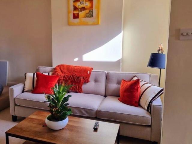1 Bed Flat, Julien Road, W5