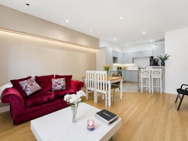 1 Bed Flat, Junction House, HA0