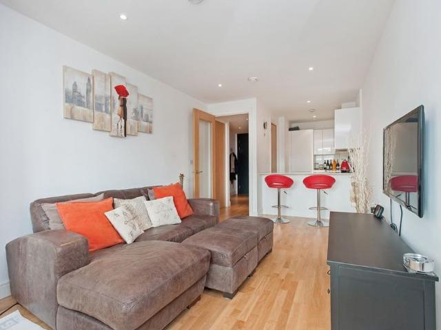 1 Bed Flat, Juniper Drive, SW18