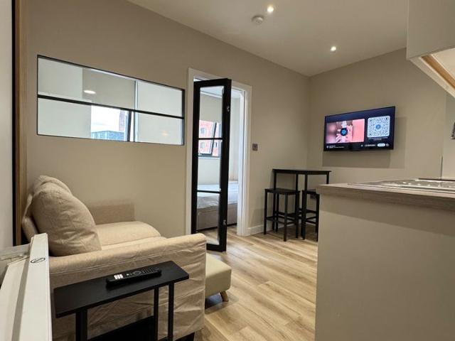 1 Bed Flat, Jamaica Street, L1