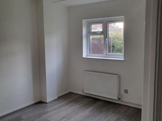 1 Bed Flat, Kenmore Avenue, HA3