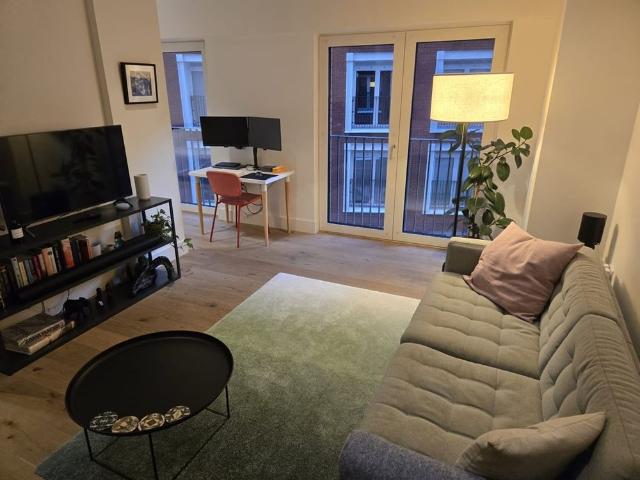 1 Bed Flat, Keybridge Tower, SW8