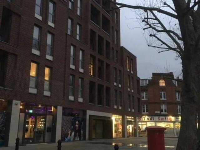 1 Bed Flat, King St, W6