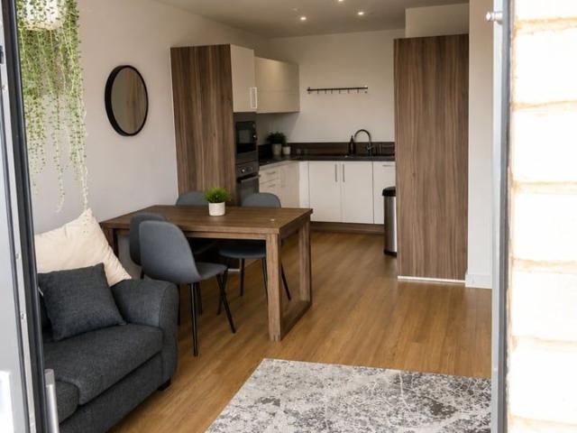 1 Bed Flat, Kingfisher Heights, E16