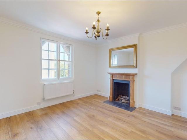 1 Bed Flat, Kings Road, SW3