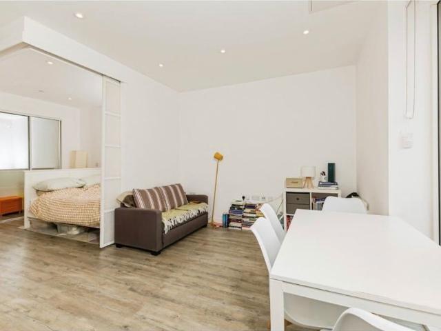 1 Bed Flat, Kings Road, RG1