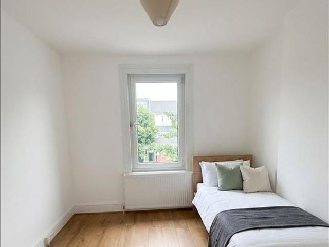 1 Bed Flat, Kingswood, IG3
