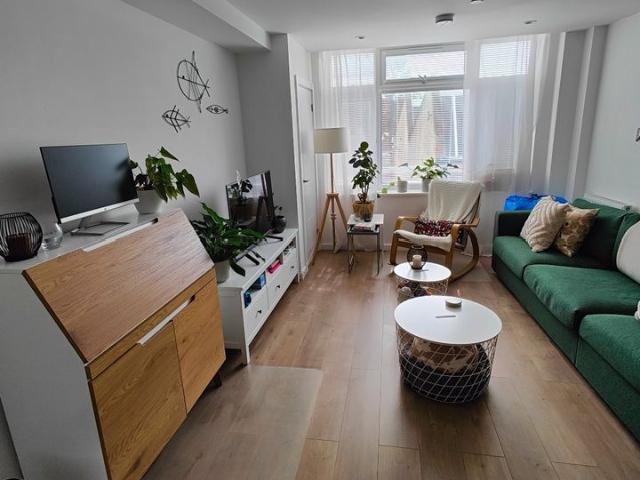 1 Bed Flat, Kingston Road, SW20