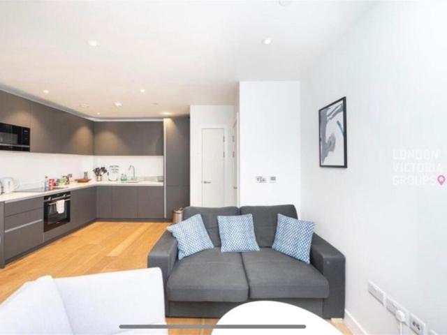 1 Bed Flat, Luxe Tower, E1