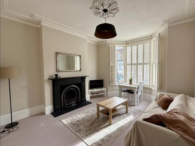1 Bed Flat, Lydford Road, W9