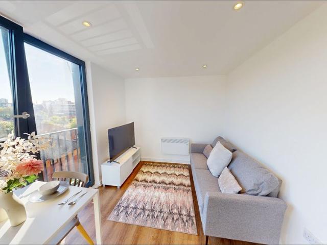 1 Bed Flat, Lydia Ann St, L1