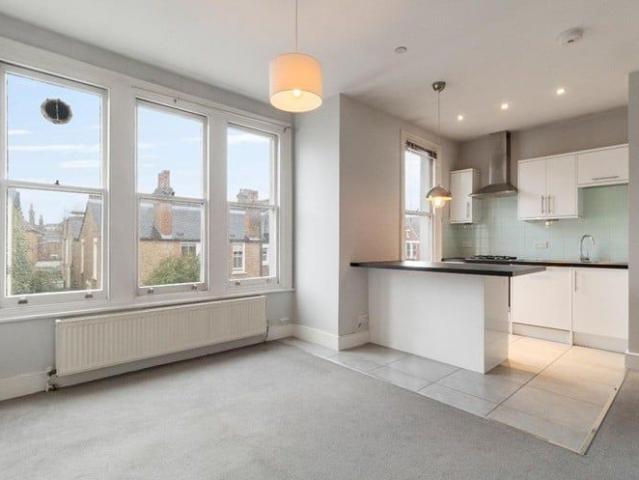 1 Bed Flat, Lynn Road, SW12