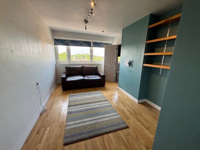 1 Bed Flat, Lampeter Square, W6