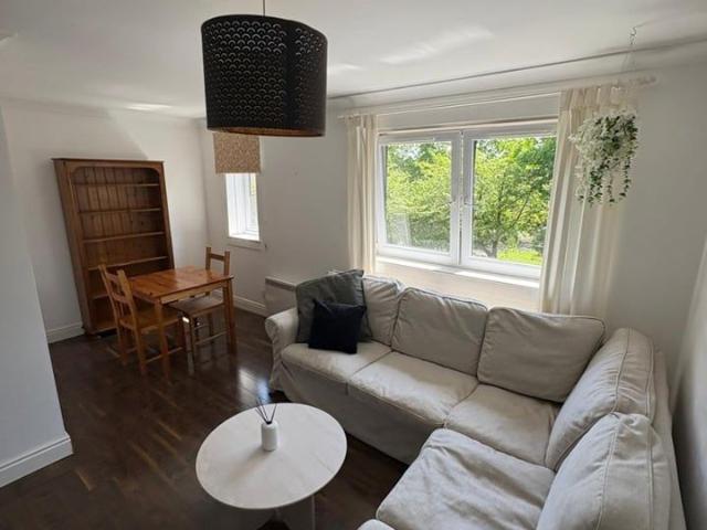 1 Bed Flat, Landressy Place, G40