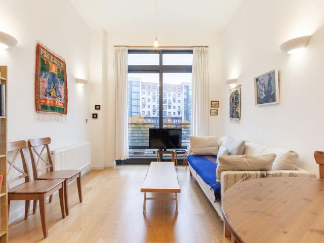 1 Bed Flat, Larden Road, W3