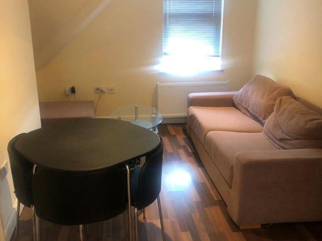 1 Bed Flat, Ledbury Road, CR0