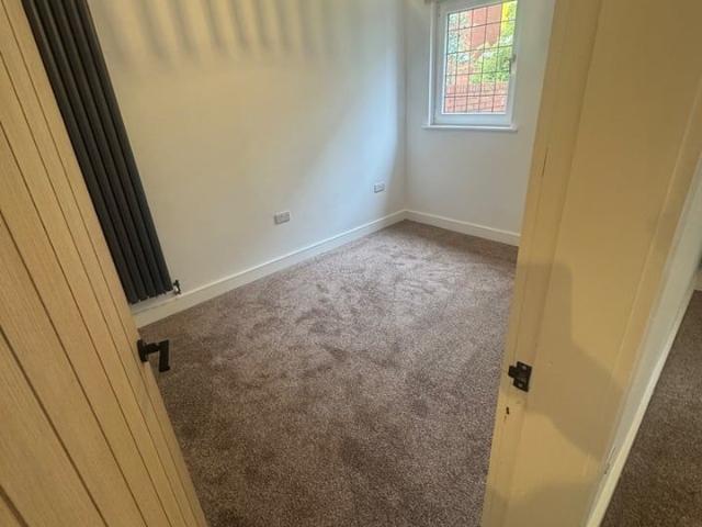 1 Bed Flat, Len Cox Walk, M4