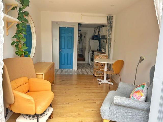 1 Bed Flat, Lennard Road, SE20