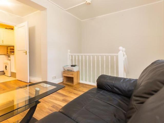 1 Bed Flat, Lexham Gardens, W8