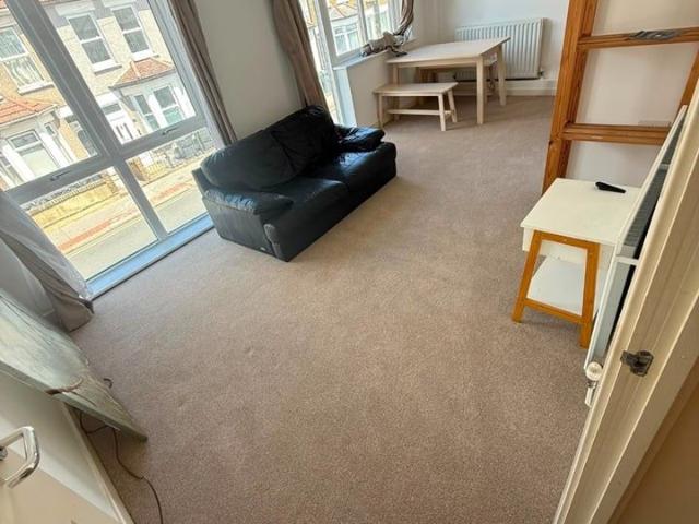 1 Bed Flat, Lion Head Court, CR0