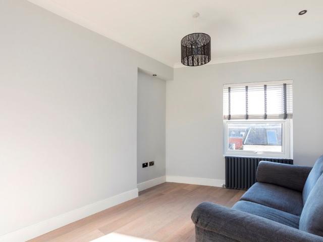 1 Bed Flat, Lillie Road, SW6