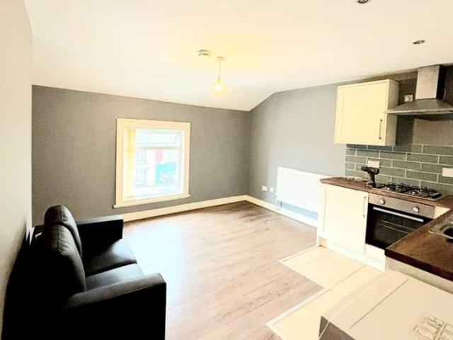 1 Bed Flat, Liverpool, L13