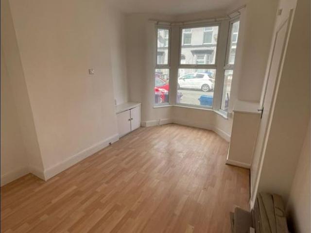1 Bed Flat, Liverpool, L15
