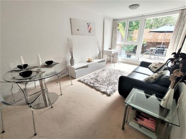 1 Bed Flat, Lockyer House, SW15