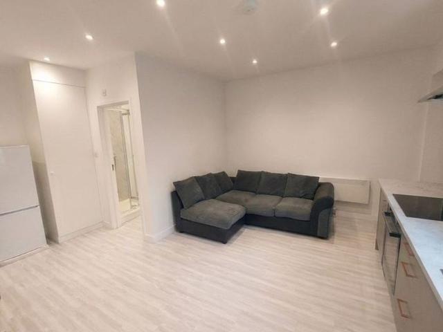 1 Bed Flat, London Road, CR7