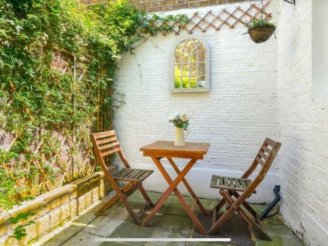 1 Bed Flat, London, SW8