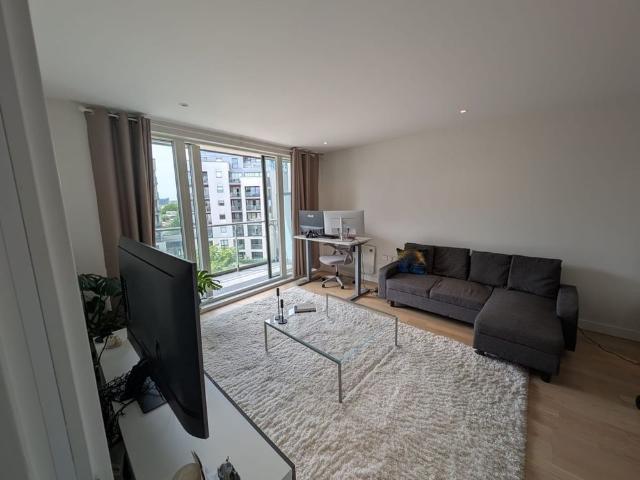 1 Bed Flat, Pump House Crescent, TW8