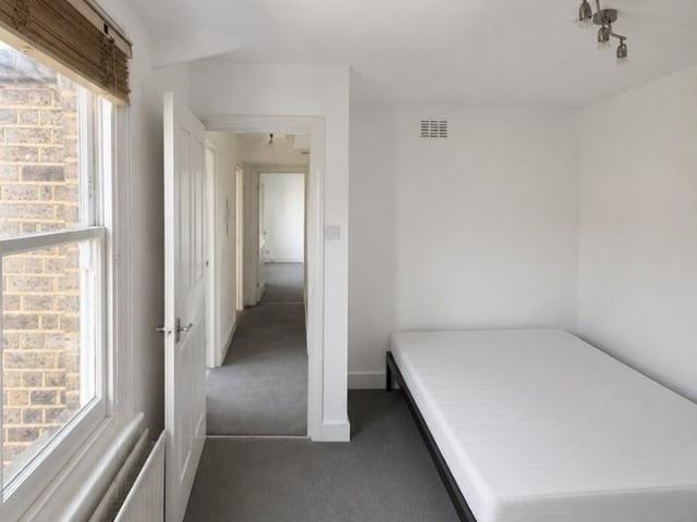 1 Bed Flat, Palace Road, SW2