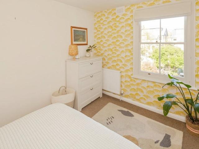 1 Bed Flat, Palace Road, SW2