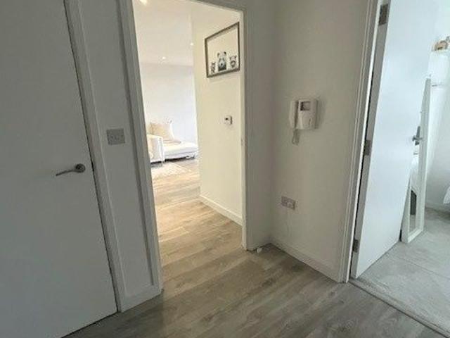 1 Bed Flat, Panoramic Tower, E14