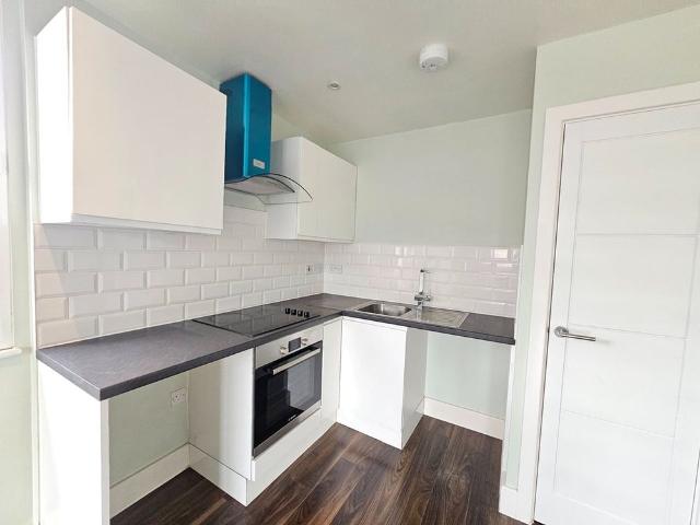1 Bed Flat, Park Street, LU1