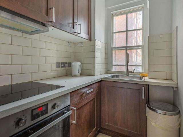 1 Bed Flat, Park West, W2
