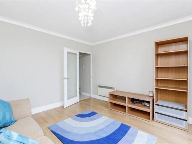 1 Bed Flat, Parkside House, SW19
