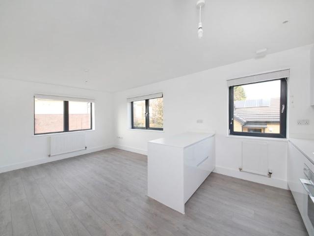 1 Bed Flat, Paul Court, SE19