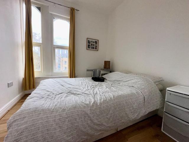 1 Bed Flat, Peckham Road, SE5