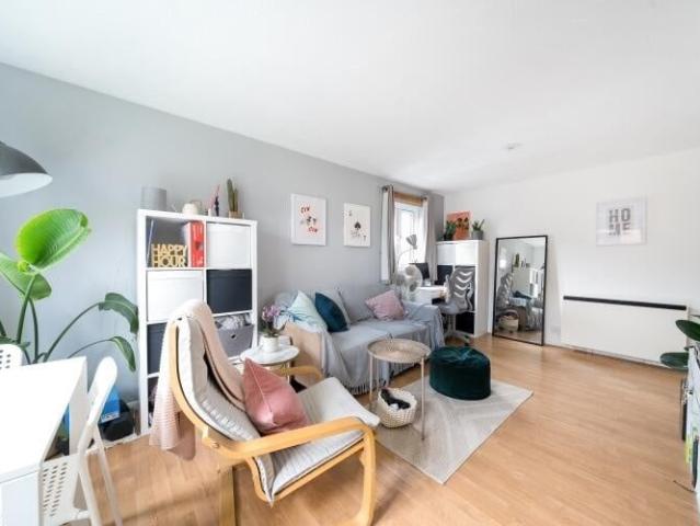 1 Bed Flat, Peartree Avenue, SW17