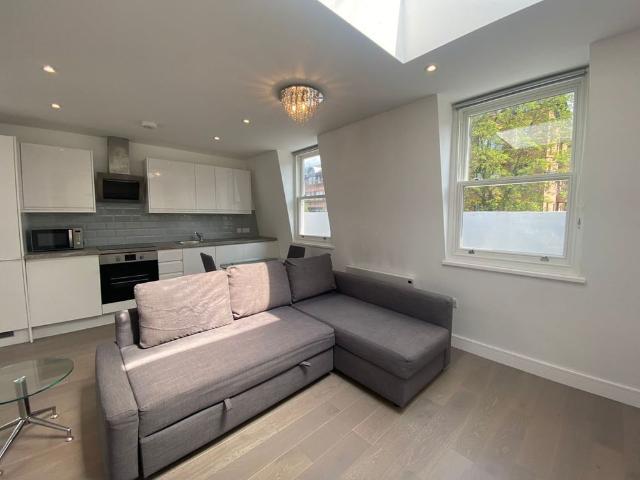 1 Bed Flat, Pembroke Road, W8
