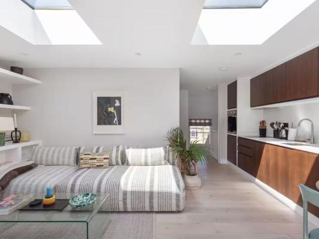 1 Bed Flat, Pembroke Road, W8